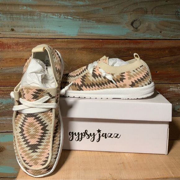 Gypsy Jazz | Shoes | Gypsy Jazz Cream And Tan Sneakers With ...
